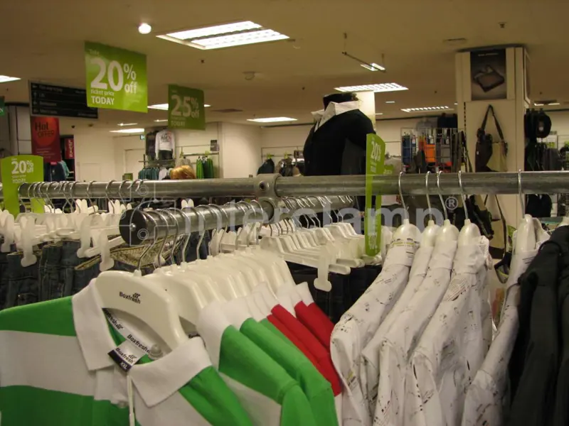 Interclamp Mesh Panel Retail Display