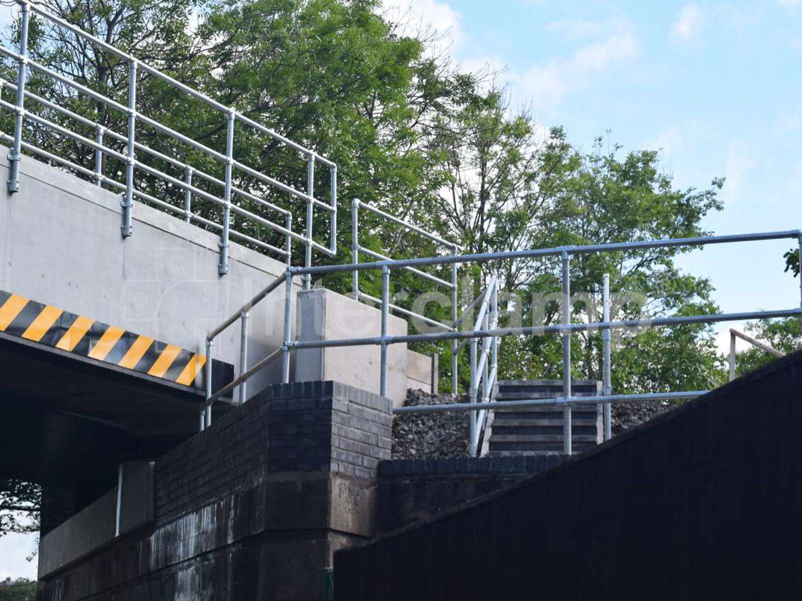 Rail Bridge Interclamp Guardrail